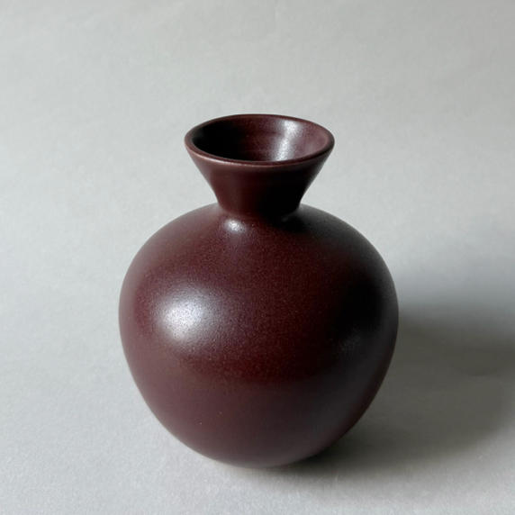Small Red Bud Vase by Moss Made Pottery – The Grey Pearl